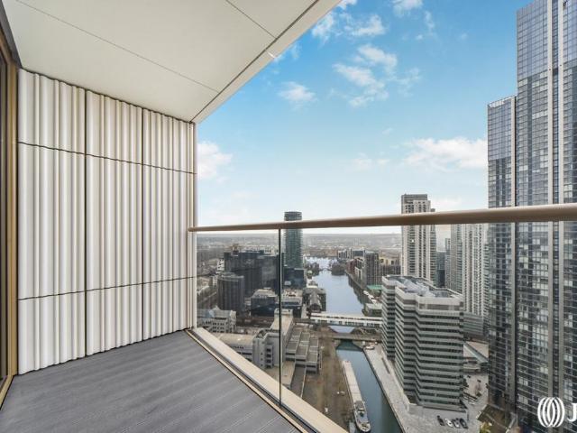 Park Drive 1 Park Drive E14 Studio to rent £2,773 pcm £640 pw