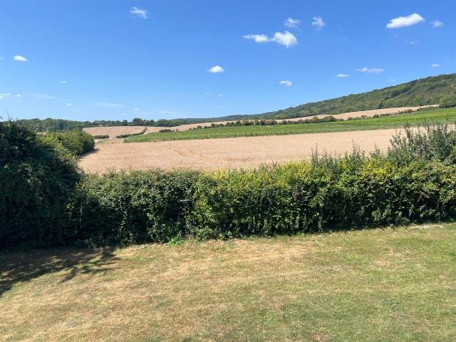 Park Farm Road, Birling, West Malling ME19, 5 bed cottage to rent, £2,600 pcm | PrimeLocation