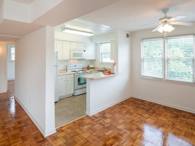 Park Georgetown Studio Apartment for Rent at 2100 N Pierce St, Arlington, VA 22209 North Highland