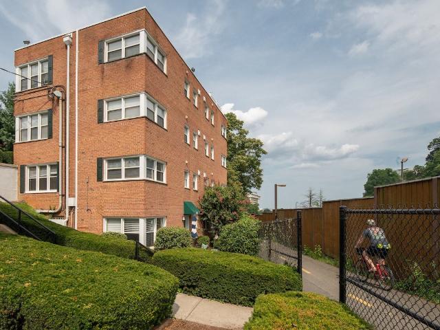 Park Georgetown Studio Apartment for Rent at 2100 N Pierce St, Arlington, VA 22209 North Highland