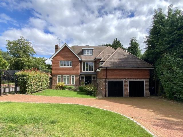 Park Grove, Knotty Green. 6 bed detached house to rent £5,750 pcm £1,327 pw