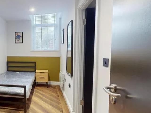 Park Hall, Thurloe Street, Victoria Park, Manchester, M14 5EN, United Kingdom | 6 bed apartment for rent #137556519 | Rentberry