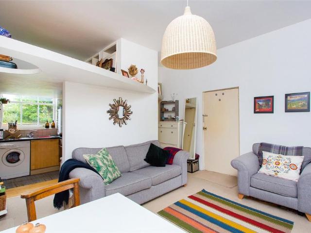Park Hill, London, SW4 1 bed flat to rent £1,525 pcm £352 pw