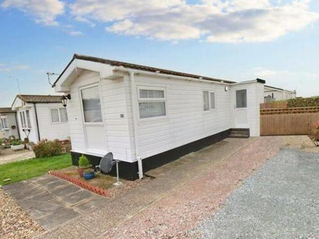 Park Home For Sale In Lower Dunton Road, Dunton