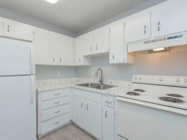 Park House Apartments 3 Bedroom Apartment for Rent at 3980 64th St N, St. Petersburg, FL 33709 Disston Heights
