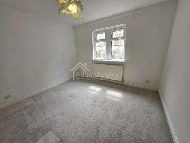 Park House Drive, Thornhill, WF12