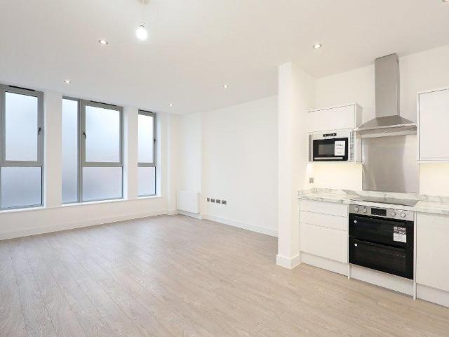 Park House, 158 160 Arthur Road, SW19 1 bed flat to rent £2,000 pcm £462 pw