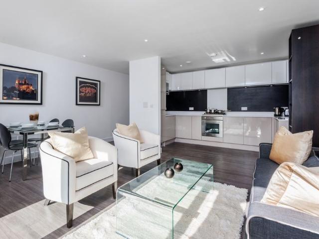 Park House, 1 Goldstone Crescent