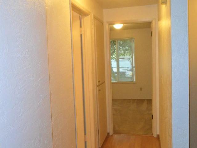 Park Knoll Apts 2 Bedroom Apartment for Rent at 1097 Hermitage Way S, Salem, OR 97302 Sunnyslope