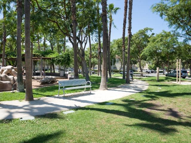 Park La Brea 3 Bedroom Apartment for Rent at 6200 W 3rd St, Los Angeles, CA 90036 Mid City West
