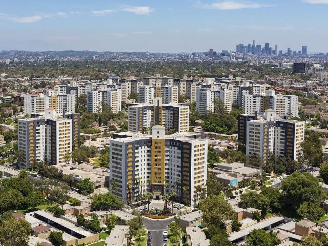 Park La Brea 2 Bedroom Apartment for Rent at 6200 W 3rd St, Los Angeles, CA 90036 Mid City West