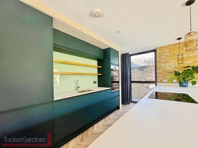 Park Lane, Cambridge, CB24 3 bed house to rent £2,300 pcm £531 pw