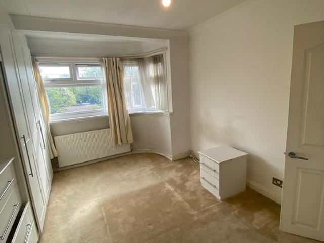 Park Lane, Chadwell Heath, RM6 3 bed terraced house to rent £2,100 pcm £485 pw