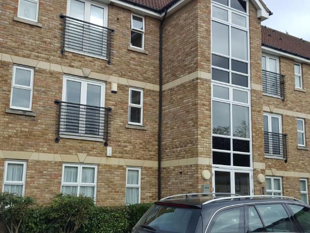 Park Lane, Broxbourne EN10, 2 bed flat to rent, £1,750 pcm | PrimeLocation