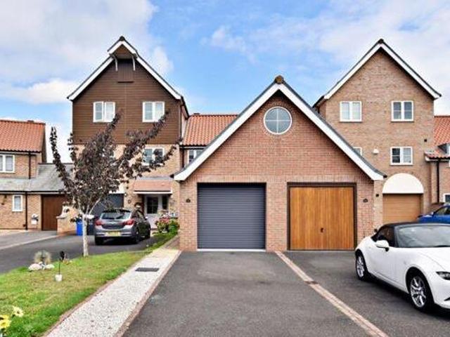 Park Lane, Burton Waters, 2 Bedroom Terraced