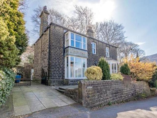 Park Lane, Greenfield, 4 Bedroom Detached
