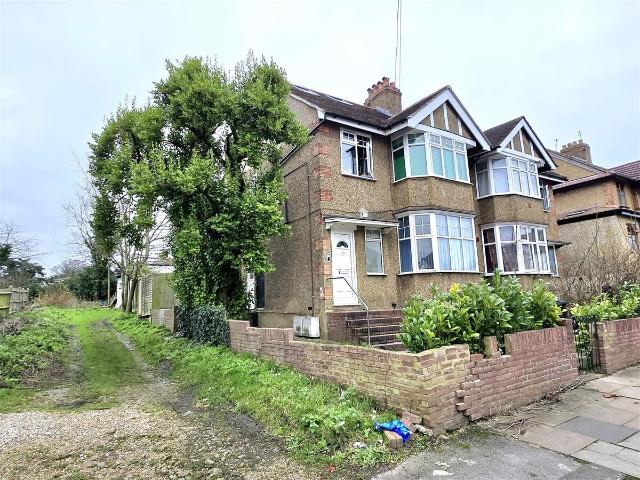 Park Lane, Harrow HA2, 1 bed flat to rent, £1,375 pcm | PrimeLocation