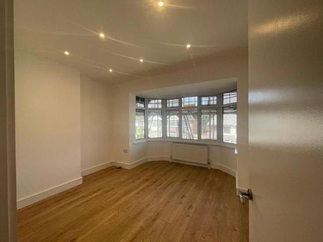Park Lane, Harrow HA2, 3 bed maisonette to rent, £2,200 pcm | PrimeLocation