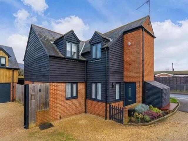 Park Lane, Henlow, 3 Bedroom Detached