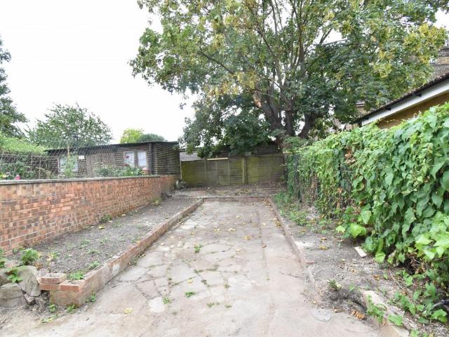 Park Lane, London, N17 2 bed flat to rent £1,750 pcm £404 pw