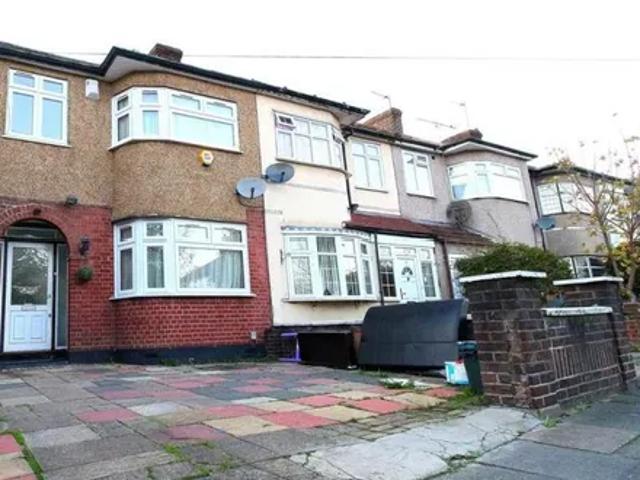 Park Lane, London, RM6 4LA, United Kingdom | 3 bed townhouse for rent #167073727 | Rentberry