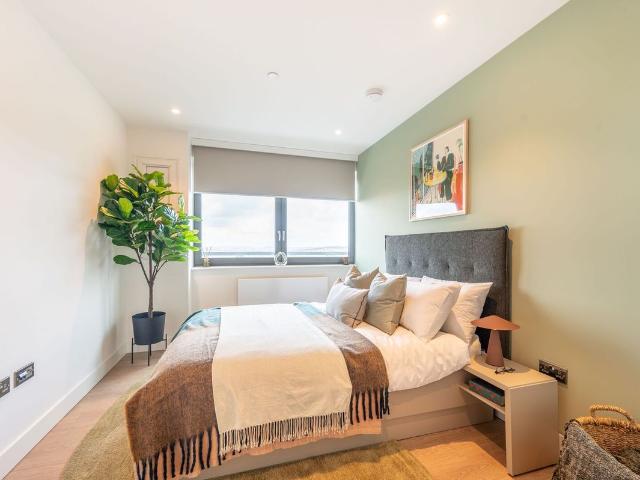 Park Lane, Wembley HA9, 3 bed flat to rent, £3,050 pcm | PrimeLocation