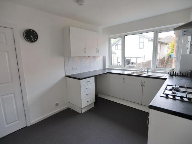 Park Lane, Whitefield M45, 2 bed flat to rent, £850 pcm | PrimeLocation