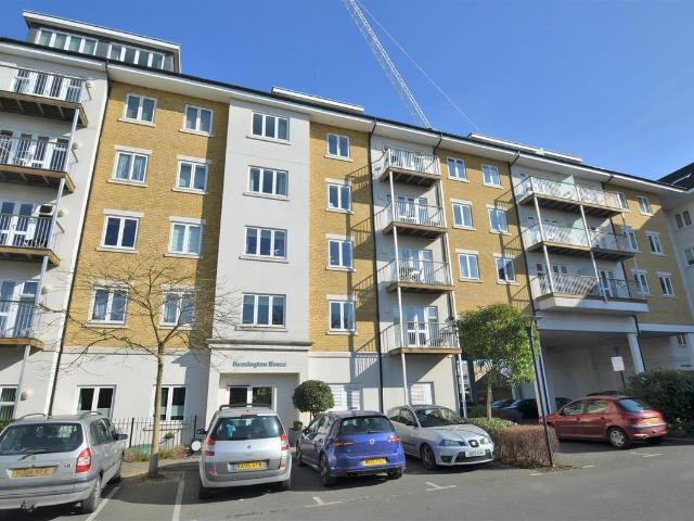 Park Lodge Avenue, West Drayton UB7, 2 bed flat to rent, £1,900 pcm | PrimeLocation