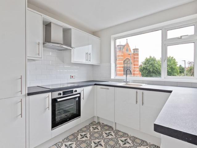 Park Lodge, Wimbledon Park Road, Southfields SW18, 2 bed flat to rent, £2,250 pcm | PrimeLocation