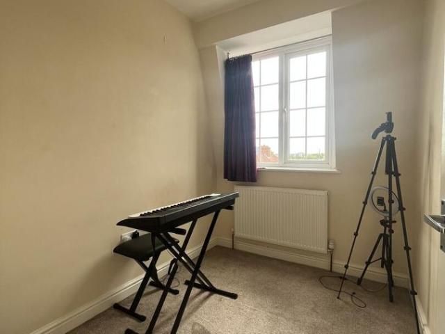 Park Parade, Gunnersbury Avenue W3, 4 bed property to rent, £3,300 pcm | PrimeLocation