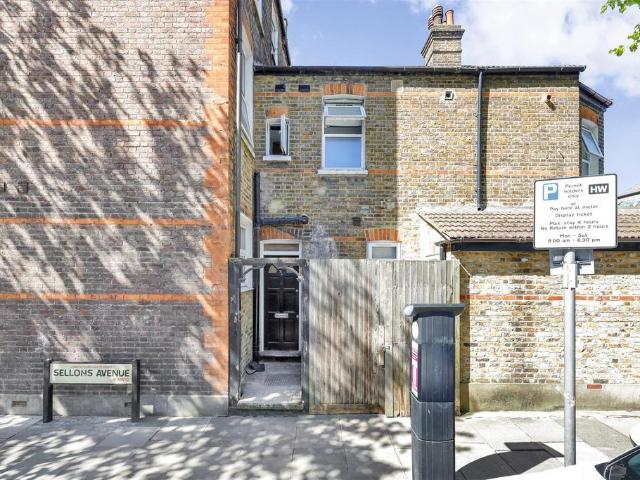 Park Parade, London, NW10 1 bed flat to rent £1,900 pcm £438 pw