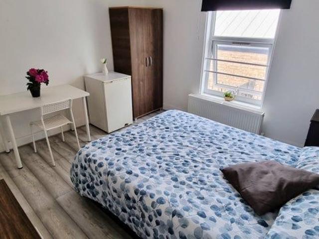 Park Parade, London NW10, Room to rent, £750 pcm | PrimeLocation