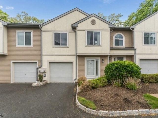 Park Pl, Springfield, Condo For Sale