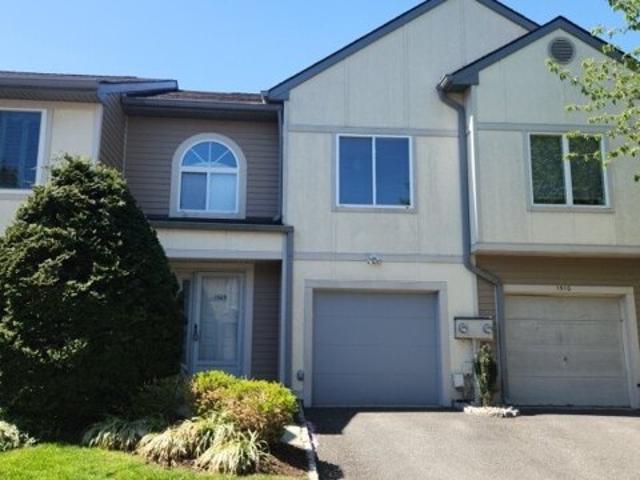 Park Pl, Springfield, Condo For Sale