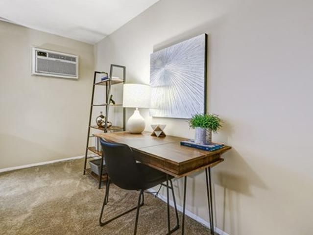 Park Place of South Park Apartment Homes One Bedroom 525 sqft