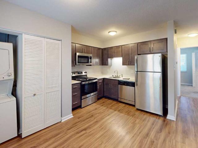 Park Place Apartments 1 Bedroom Apartment for Rent at 1349 Saddlebrook Ct W, Indianapolis, IN 46228