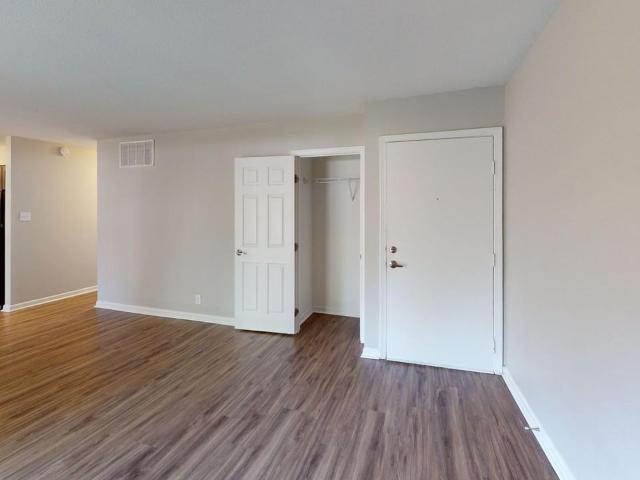 Park Place Apartments 2 Bedroom Apartment for Rent at 1349 Saddlebrook Ct W, Indianapolis, IN 46228