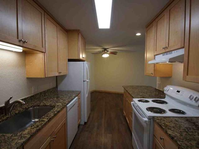 Park Place Apartments 501 in Burnsville 2 Bedroom Apartment for Rent at 501 E Burnsville Pkwy, Burnsville, MN 55337
