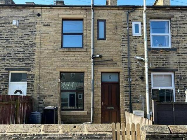 Park Place East, Halifax, 2 Bedroom Terraced