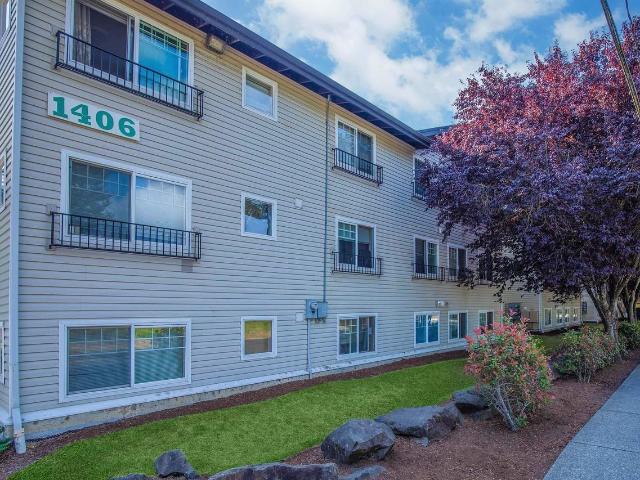 Park Place 2 Bedroom Apartment for Rent at 1406 Maple Ln, Kent, WA 98030