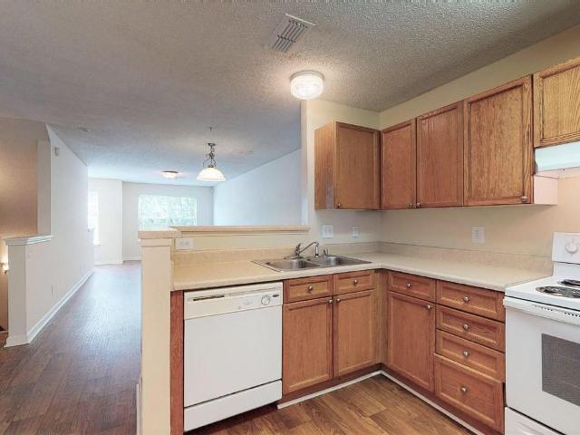 Park Place 3 Bedroom Apartment for Rent at 600 24th St N, Birmingham, AL 35203 Central City