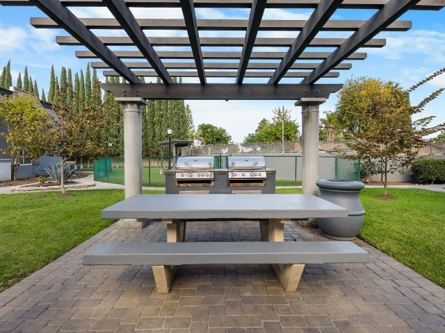 Park Plaza Apartments 2 Bedroom Apartment for Rent at 805 W Stevens Ave, Santa Ana, CA 92707 South Coast