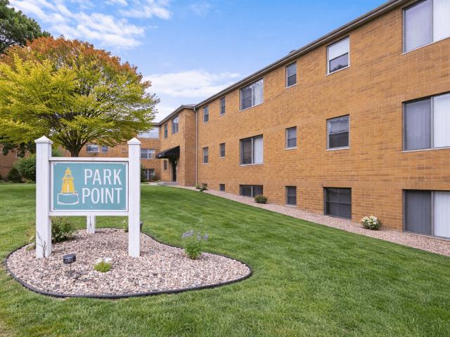 Park Point Properties 1 Bedroom Apartment for Rent at 4300 Highway 7, St. Louis Park, MN 55416 Triangle