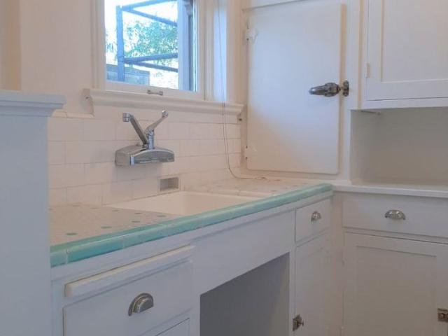 PARK REGENT PAR01 1 Bedroom Apartment for Rent at 1949 Nw Everett St, Portland, OR 97209 Northwest District