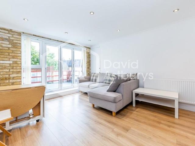 Park Road, Crouch End, London 4 bed apartment to rent £4,000 pcm £923 pw