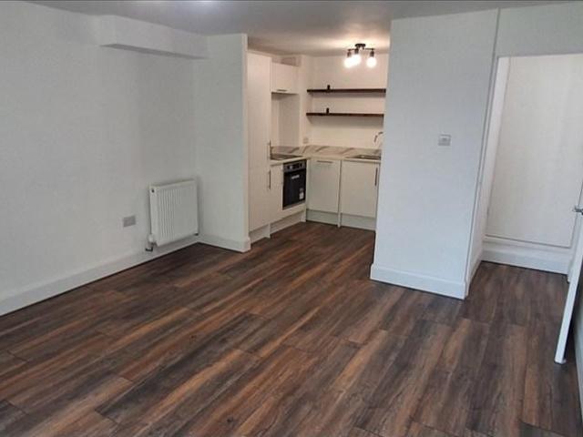 Park Road, Beckenham, BR3 1 bed flat to rent £1,600 pcm £369 pw