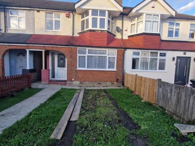 Park Road, Enfield EN3, 4 bed semi detached house to rent, £2,500 pcm | PrimeLocation