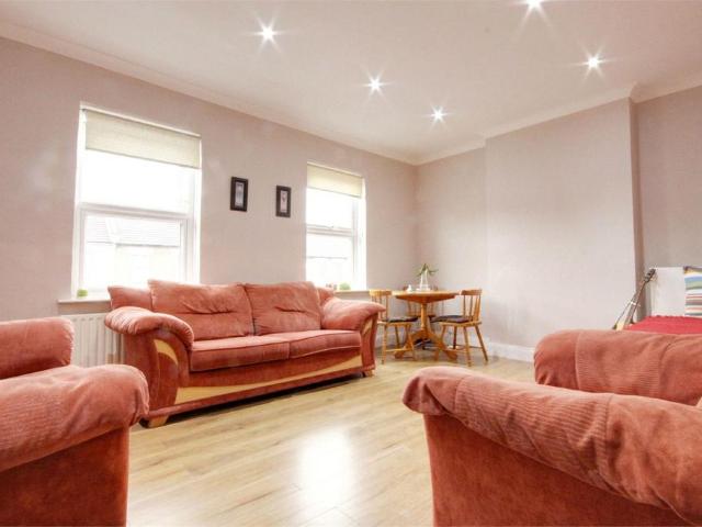 Park Road, Enfield, Middlesex, EN3 1 bed maisonette to rent £1,450 pcm £335 pw