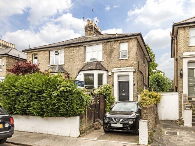 Park Road, East Twickenham TW1, 1 bed flat to rent, £2,945 pcm | PrimeLocation