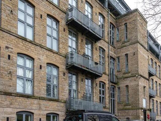 Park Road, Elland, 3 Bedroom Apartment